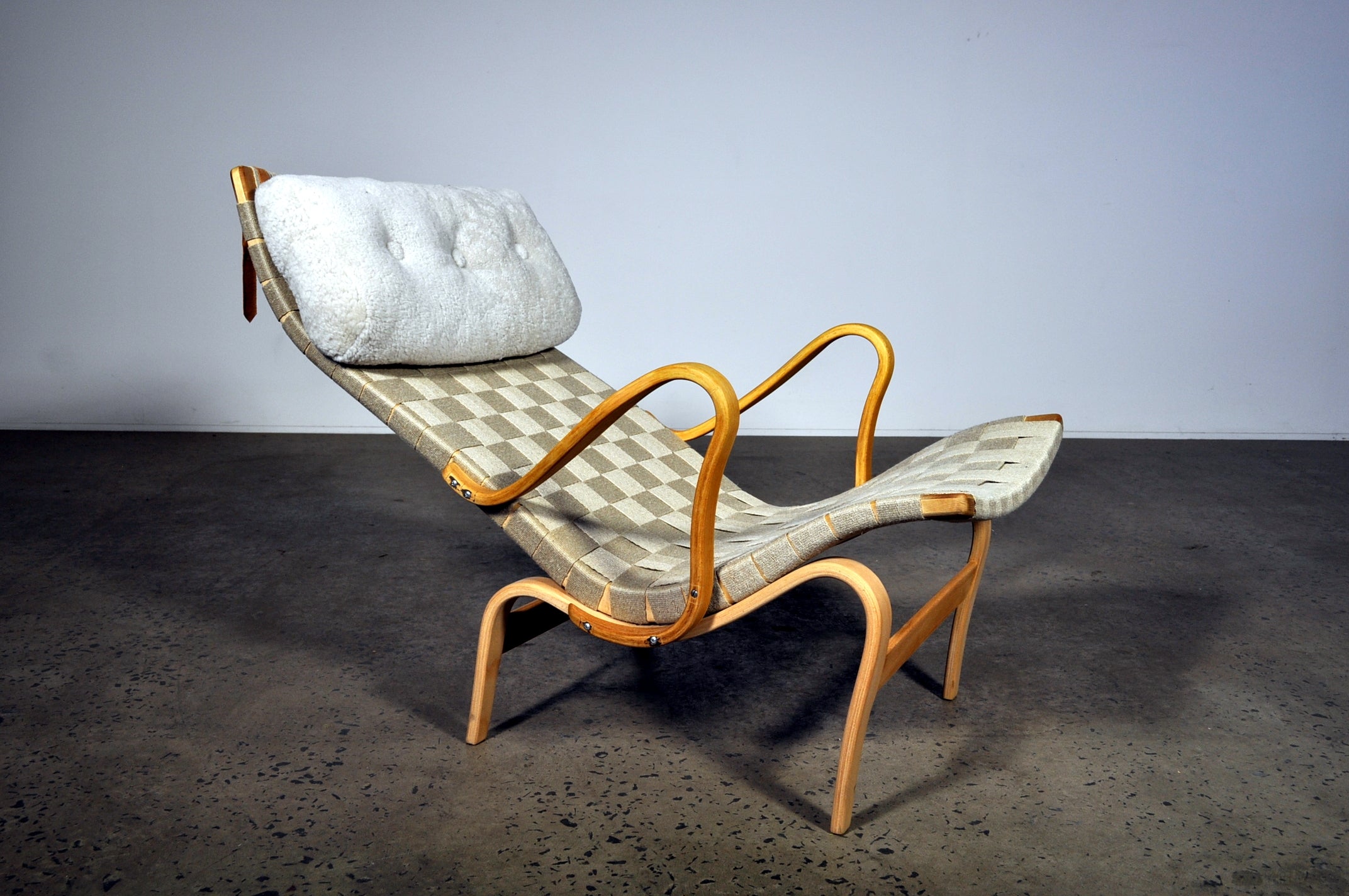 Bruno Mathsson Pernilla Easy Chair by Karl Mathsson. – Case 22